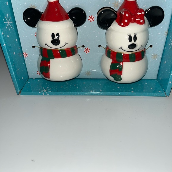 Disney | Kitchen | Disneys Mickey And Minnie Mouse Snowman Salt And ...